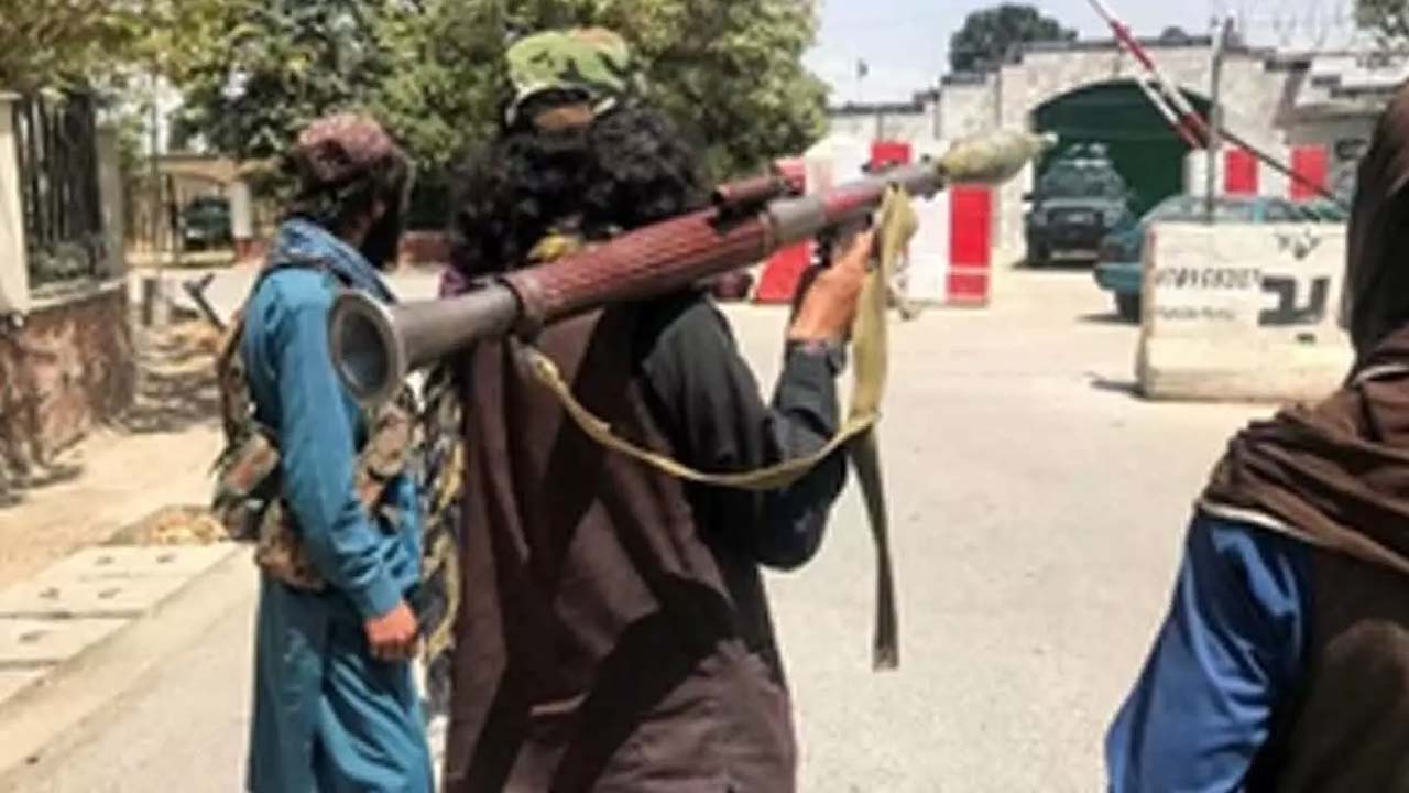 Deadly Clashes Erupt Between Afghan and Pakistani Forces at Border