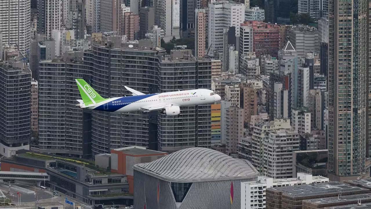 China's C919 Jet Takes Off for Hong Kong, Challenging Airbus and Boeing