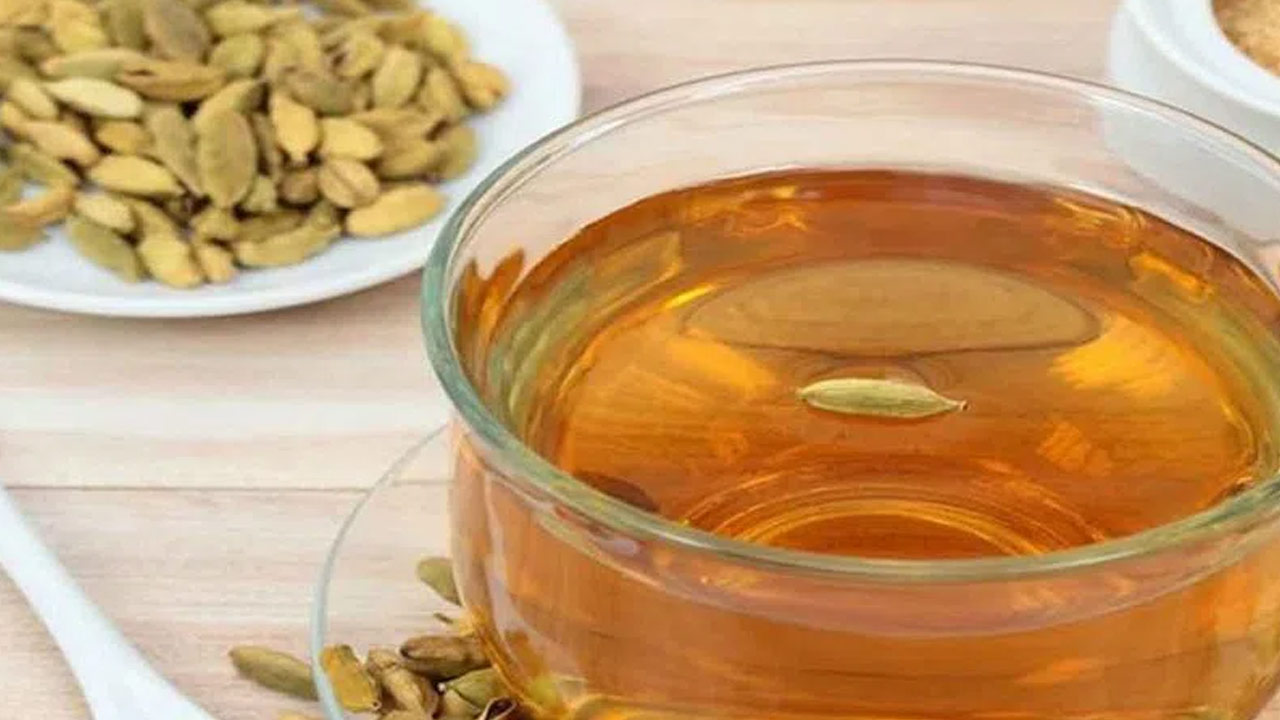 Health Benefits of Cardamom Water