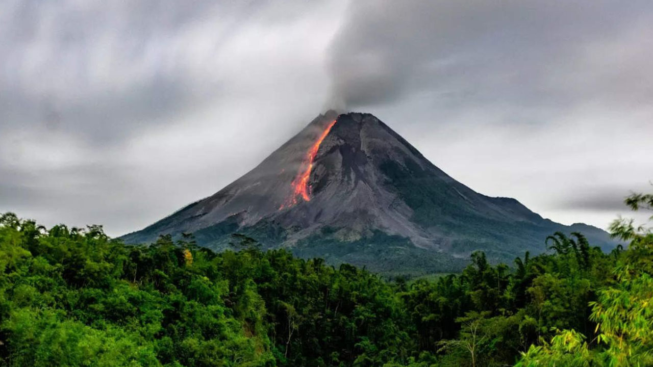 Tragic Eruption: Nine Dead in Indonesia's Flores Island Volcano Explosion