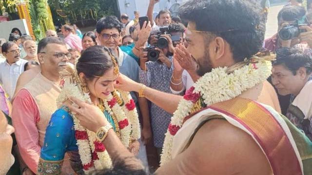 Team India Allrounder Venkatesh Iyer marries Shruti Raghunathan