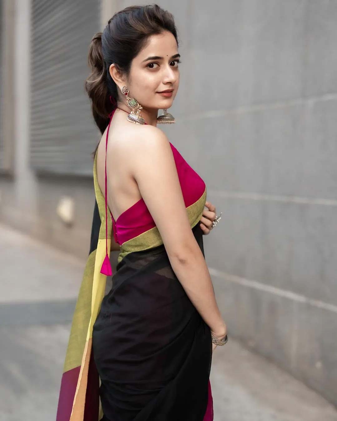 Ashika Ranganath Pretty Looks In Saree